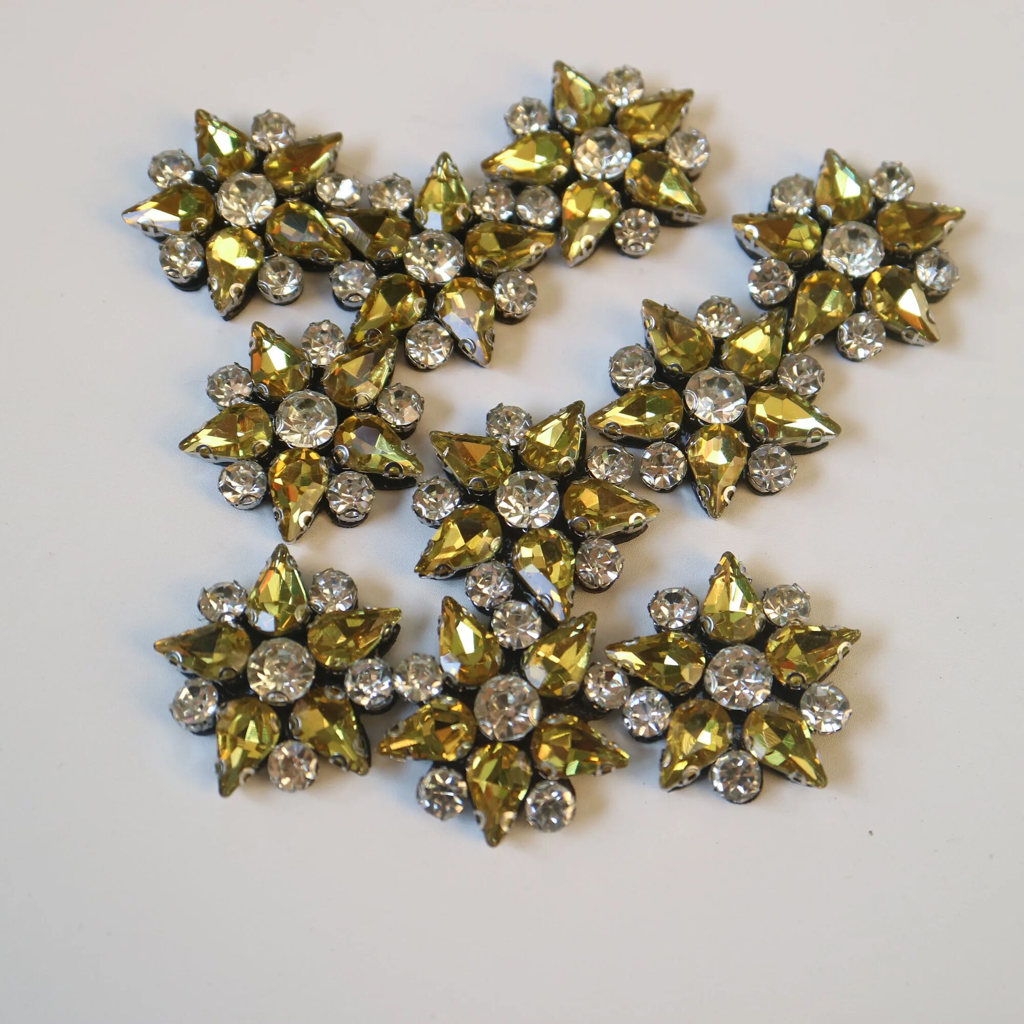 Нашивки OKNOW со стразами и звездами из бисера