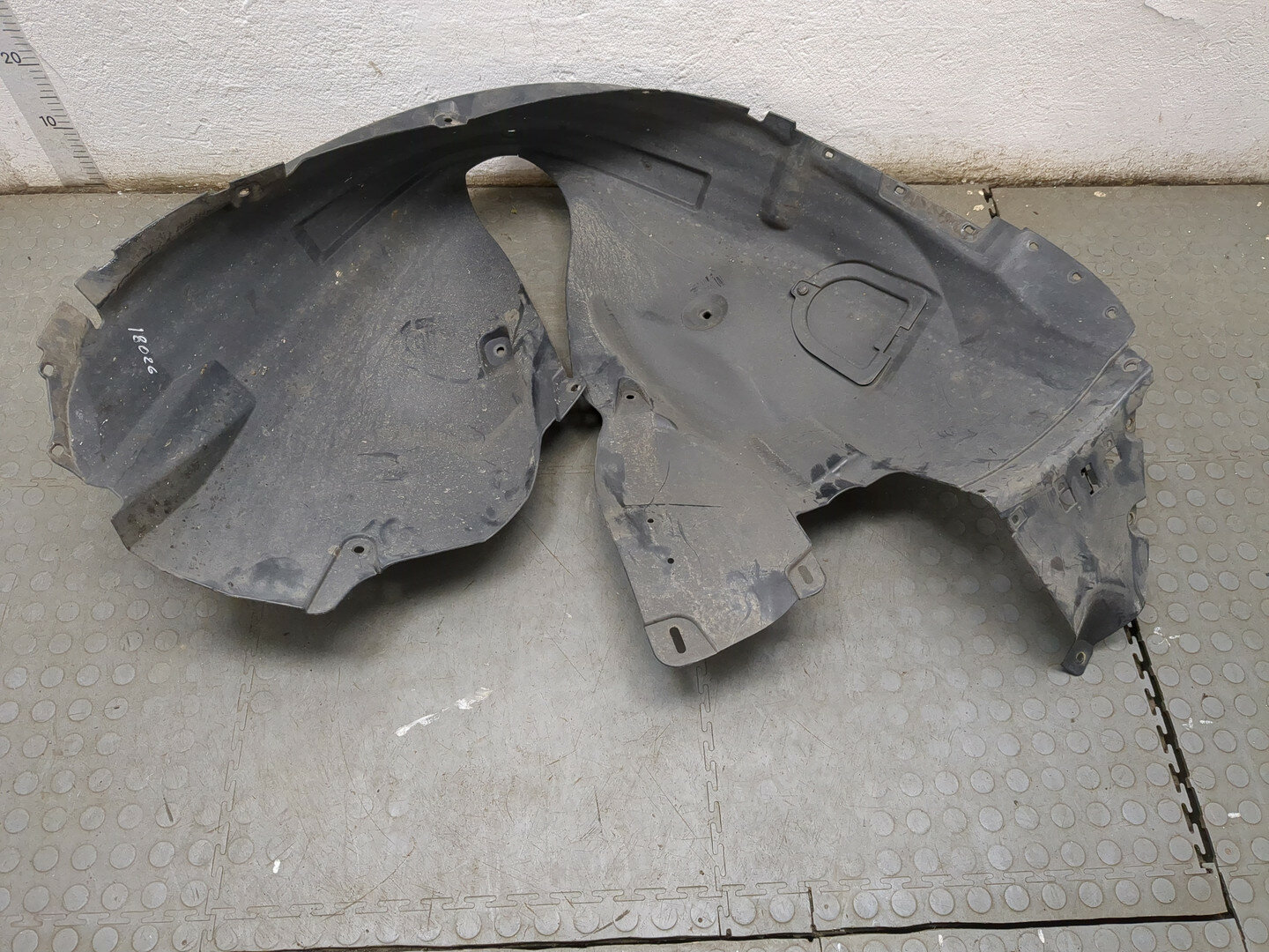 Защита арок (подкрылок) правая передняя Ford Explorer Б/У