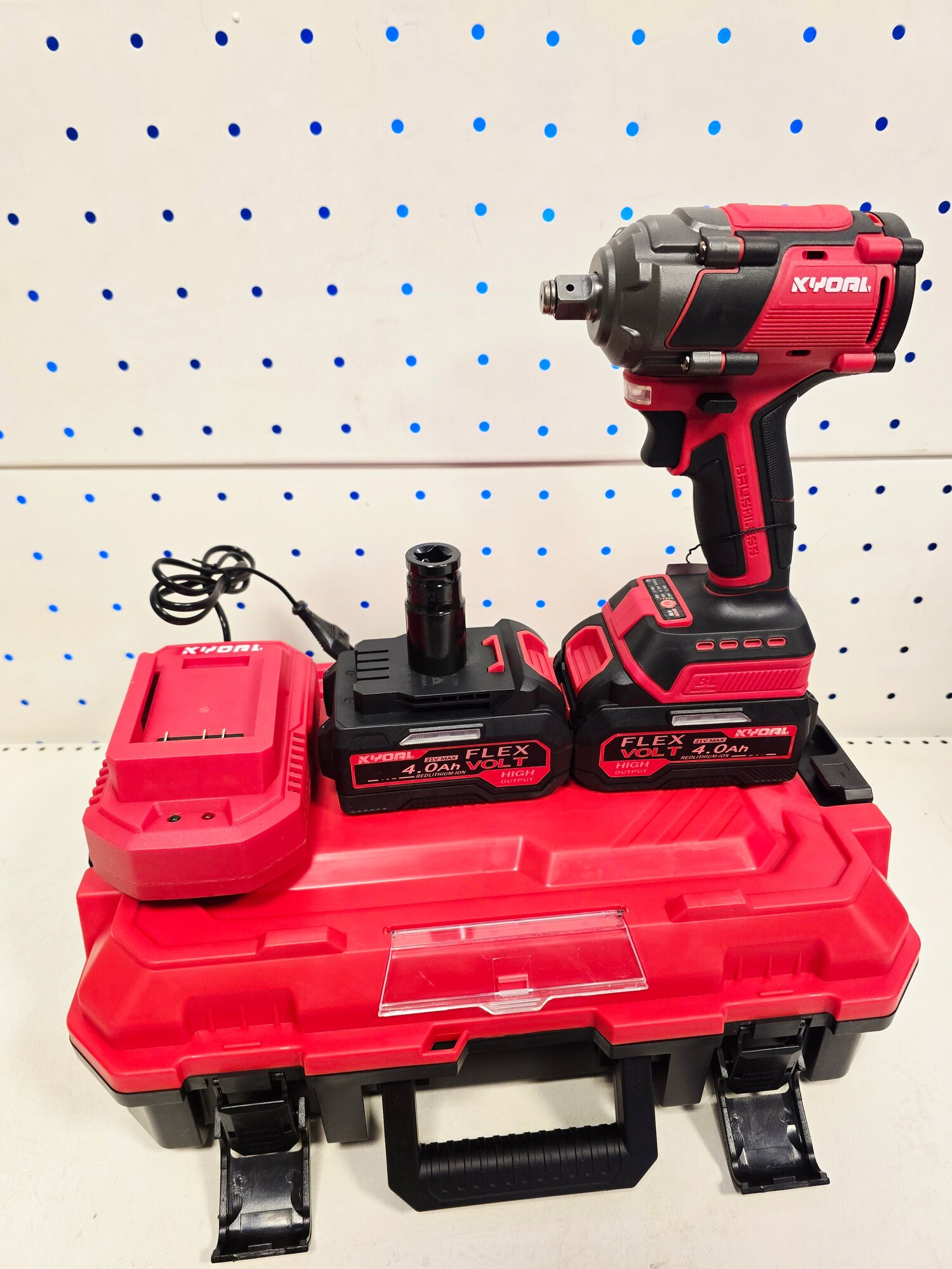 Аккумуляторный бесщеточный ударный гайковерт Kyoal KY6450, 450Hm крутящий момент, 21В, 2х4Ач, кейс