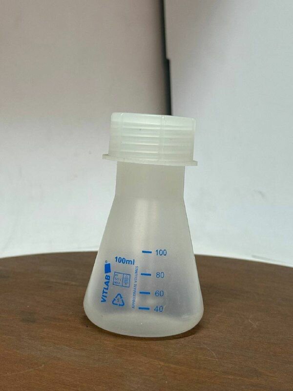 Колба коническая 100 мл со шкалой и навинченной крышкой