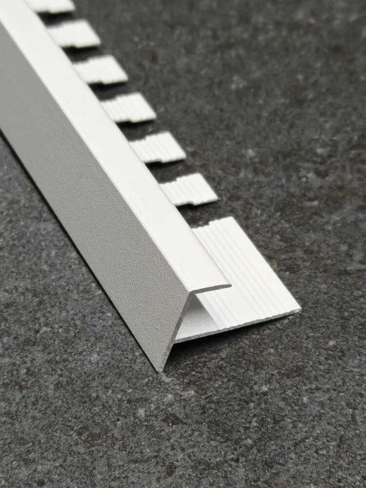 Профиль F-образный алюминиевый для плитки 10мм 2,7м Белый муар