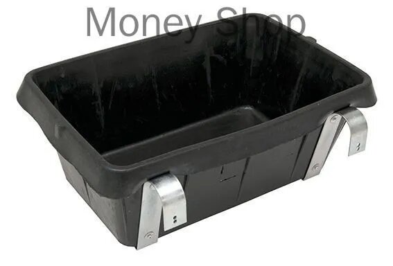 Кормушка для лошадей черная пластиковая с металлическими креплениями для конюшни и пастбища