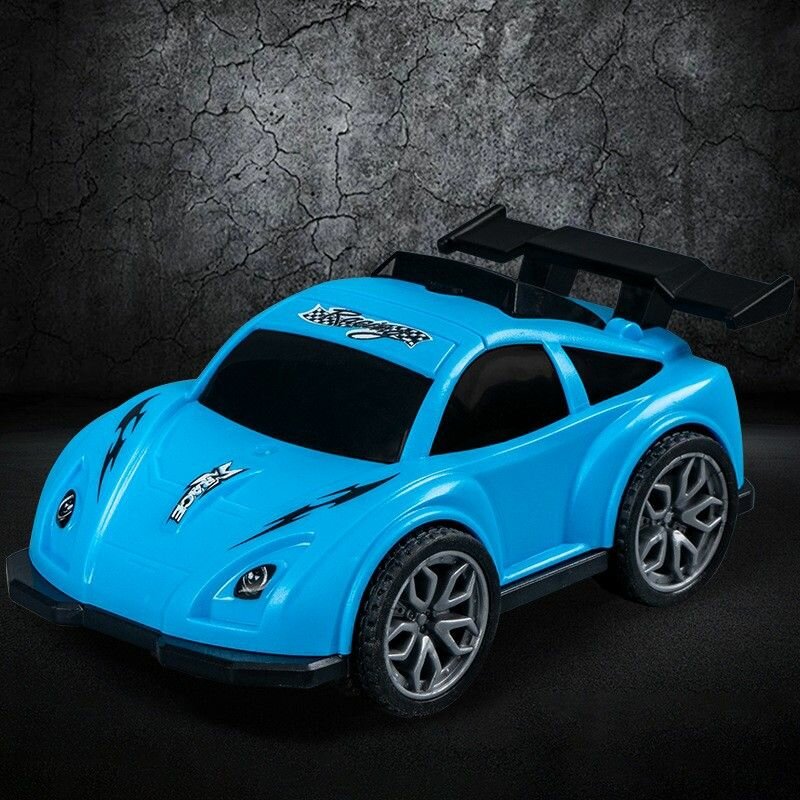 Игрушечная машина для мальчиков с инерционным двусторонним трюком, переворачивающаяся внедорожная с четырьмя колесами детей в возрасте от 0-6 лет