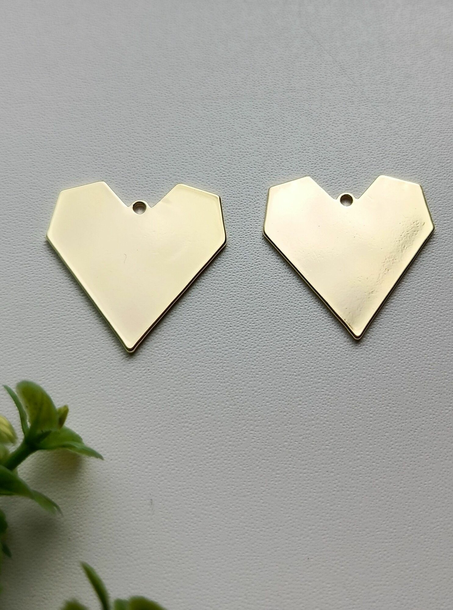 Подвеска Сердце геометрия 24 мм (2 шт). Латунь, позолота. Корейская фурнитура для бижутерии, украшений