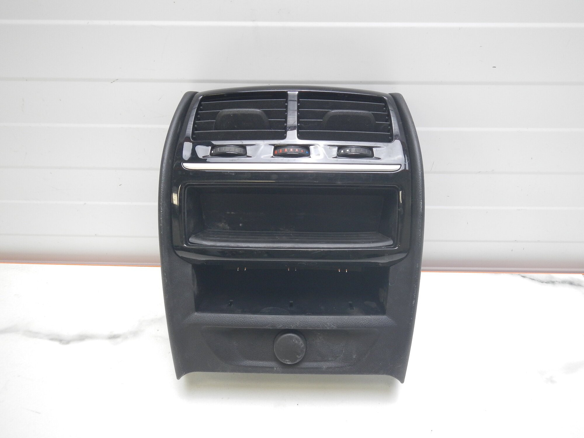 Б/У Дефлектор воздушный, BMW (БМВ)-5 (G30) (16-) BMW 5 (G30) (16-) задняя Царапины. 613833 BMW арт. 51169330681