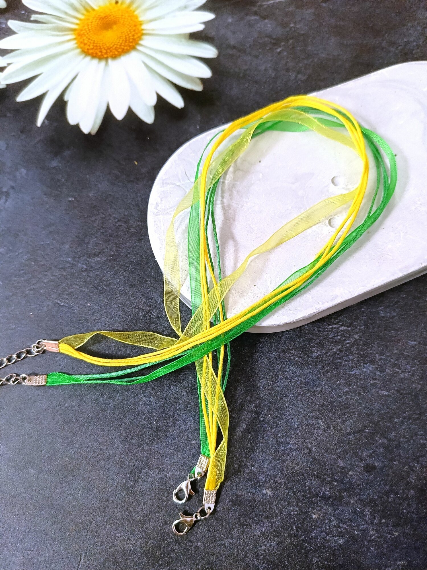 Шнурок для бижутерии подвески кулона крестика вощеный с органзой 43см 2шт ассорти