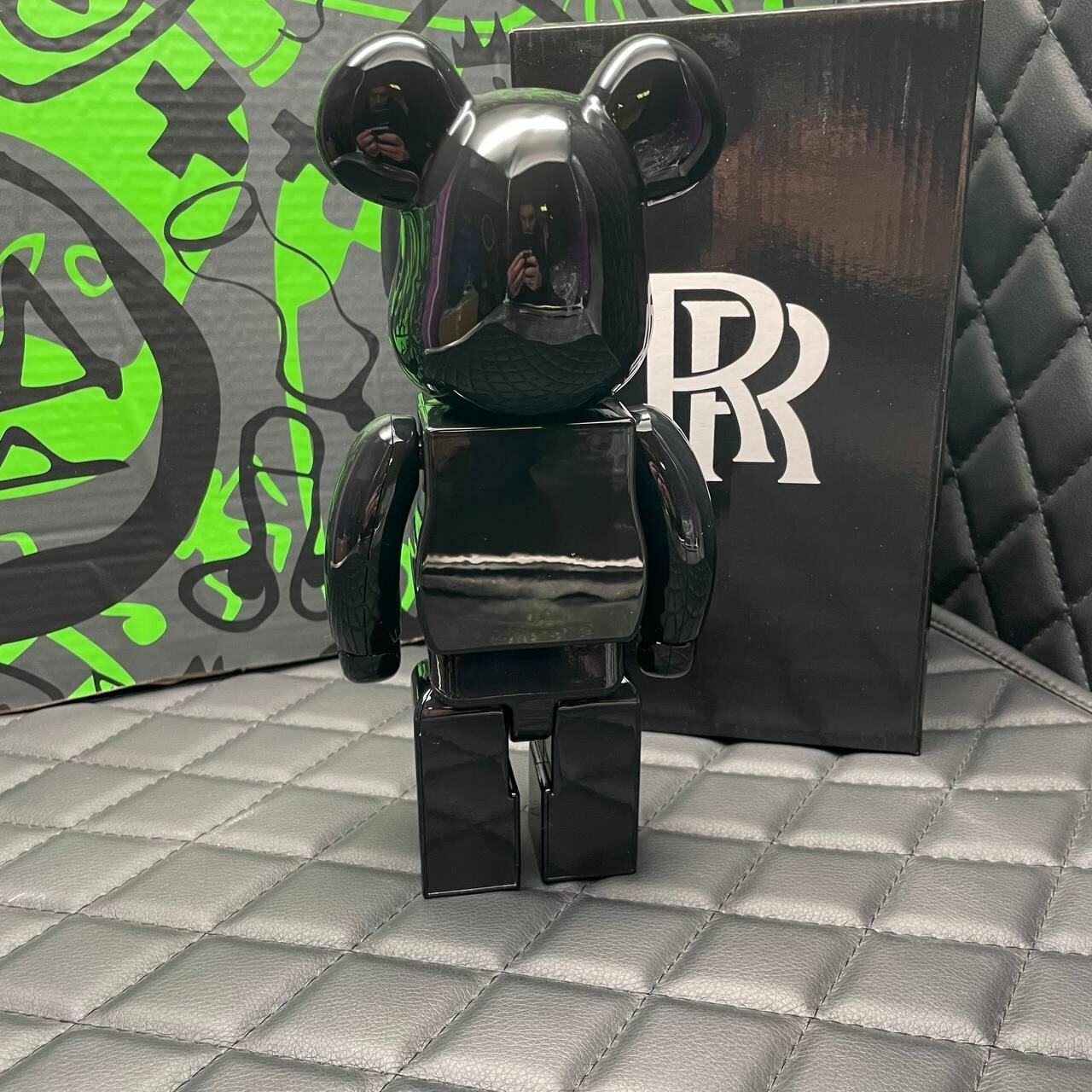 Игрушка Bearbrick Rolls Royce 28см — фото 1