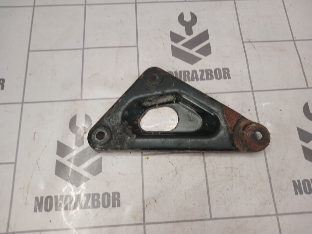 Кронштейн передней балки Opel Astra G 1998-2005