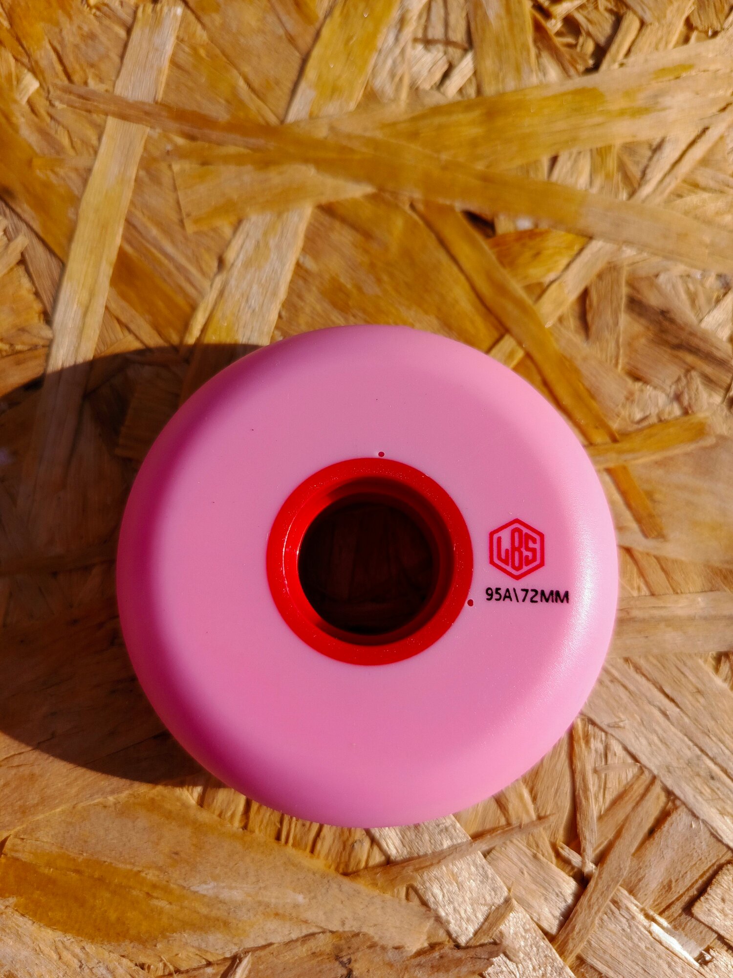 Жесткие колеса для роликов 95а 72мм Полнотелые. LBS розового цвета (4шт).