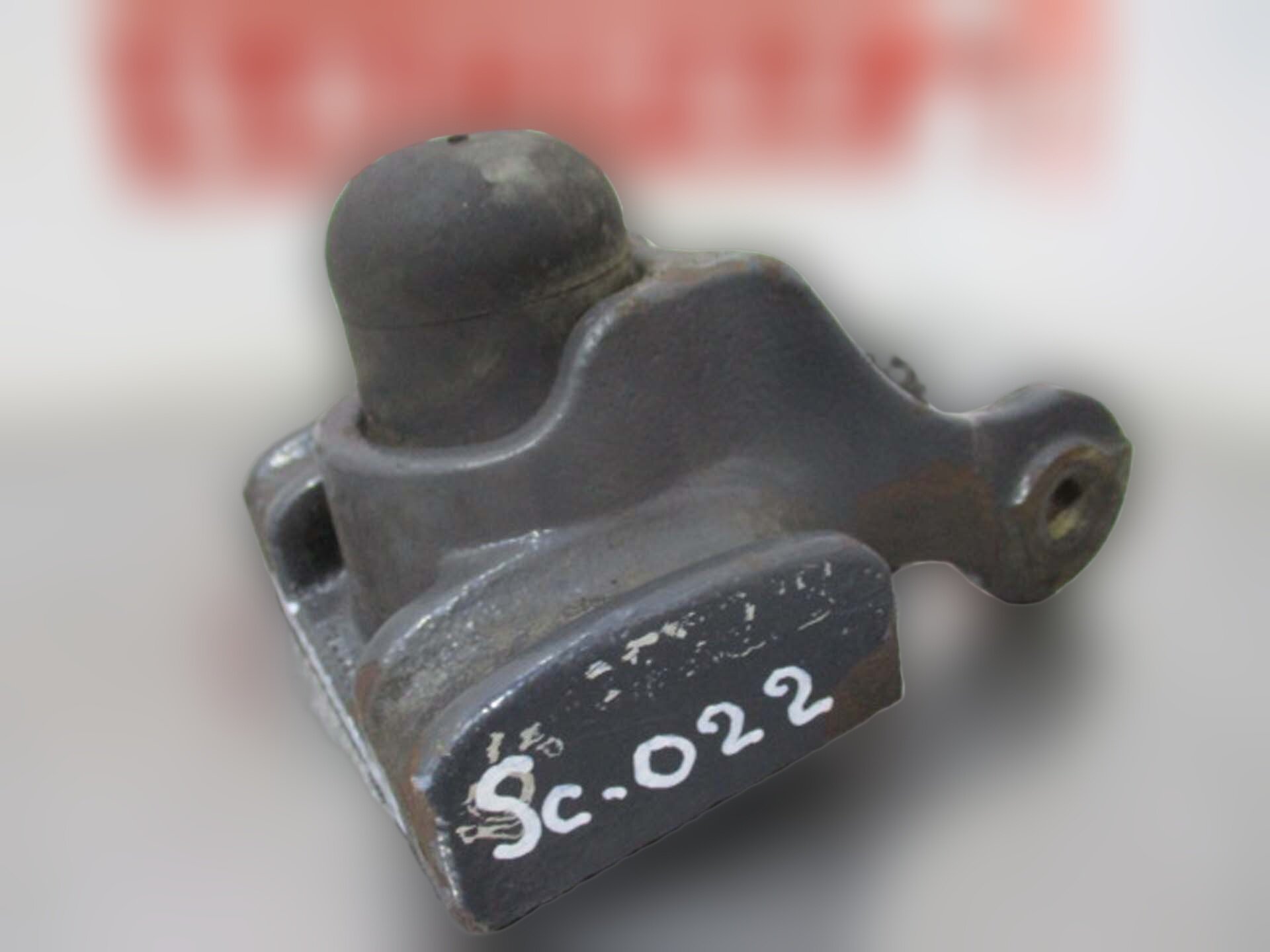 Кронштейн переднего амортизатора нижний в сборе с отбойником SCANIA P, R, G