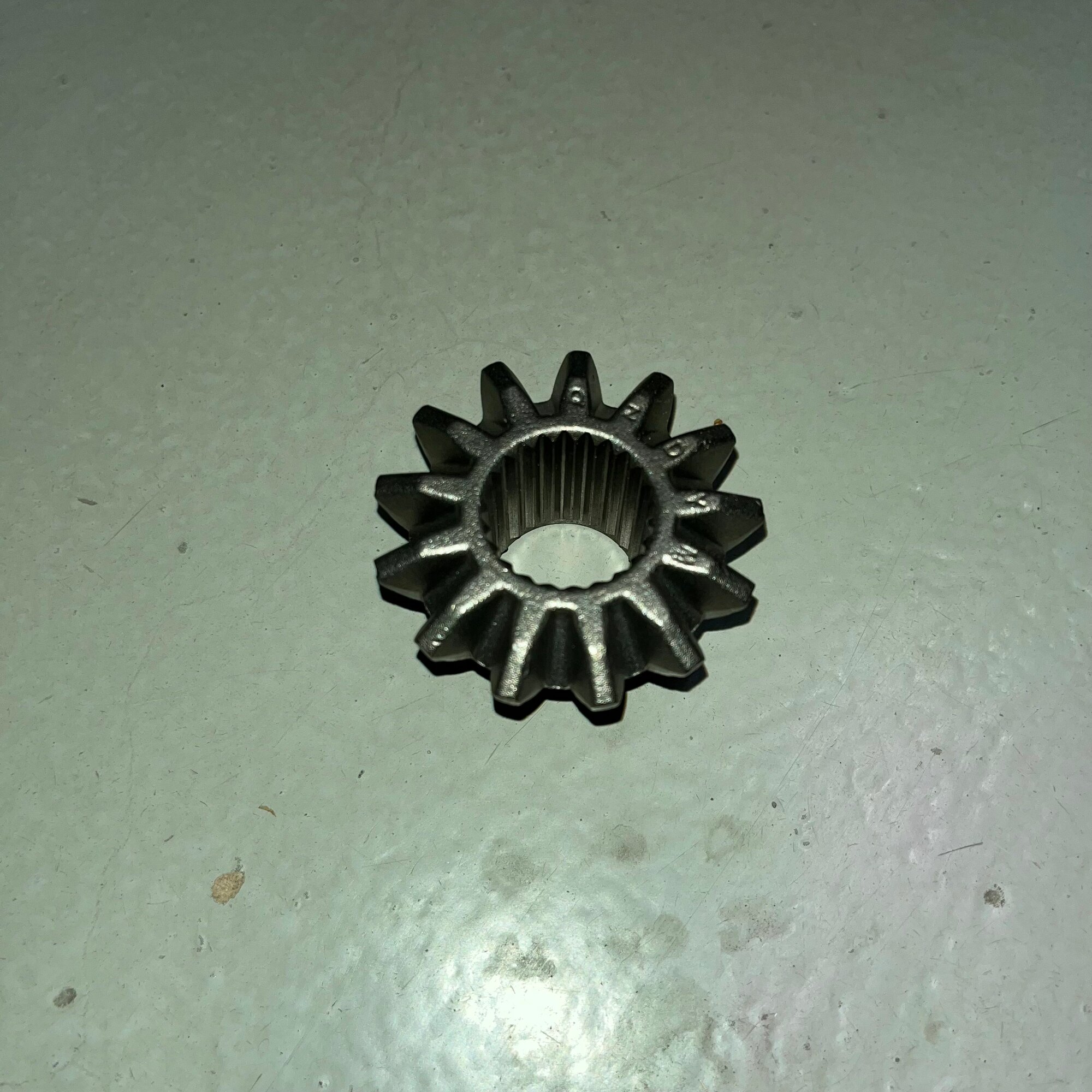Шестерня дифференциала редуктора заднего моста трицикла (большая)