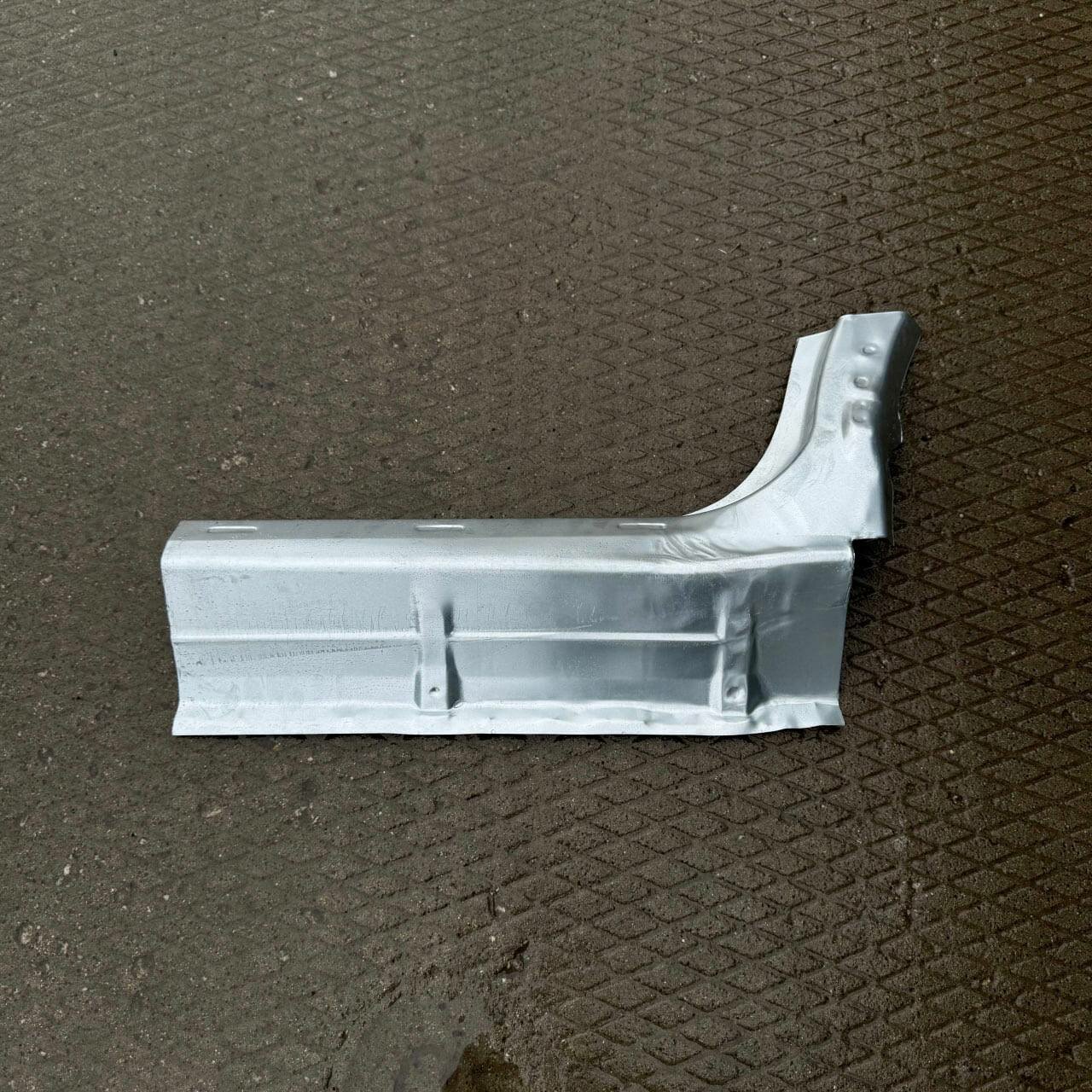 Порог (сапожок) левый Vovlo XC90 2002-2014 (Вольво ХС90)