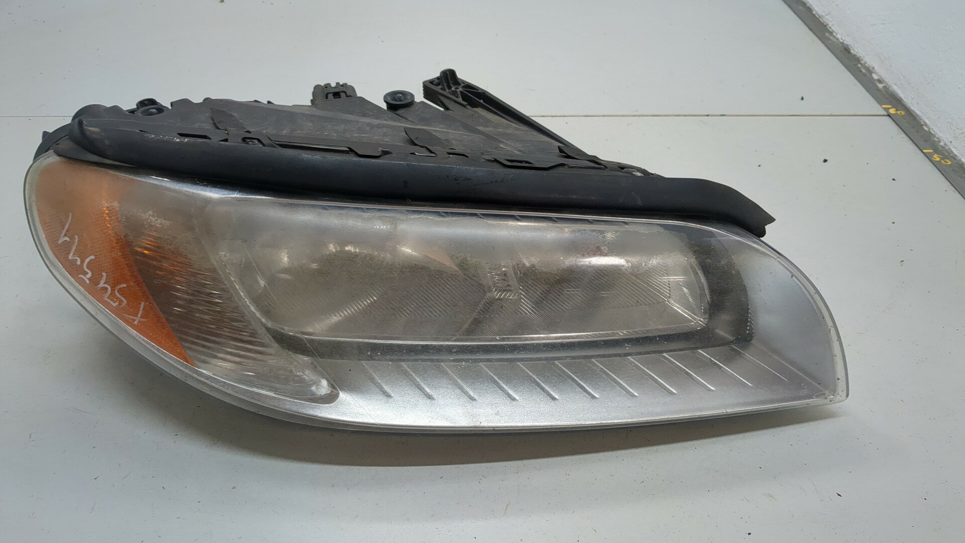 Фара (передняя) правая Volvo S80 Б/У