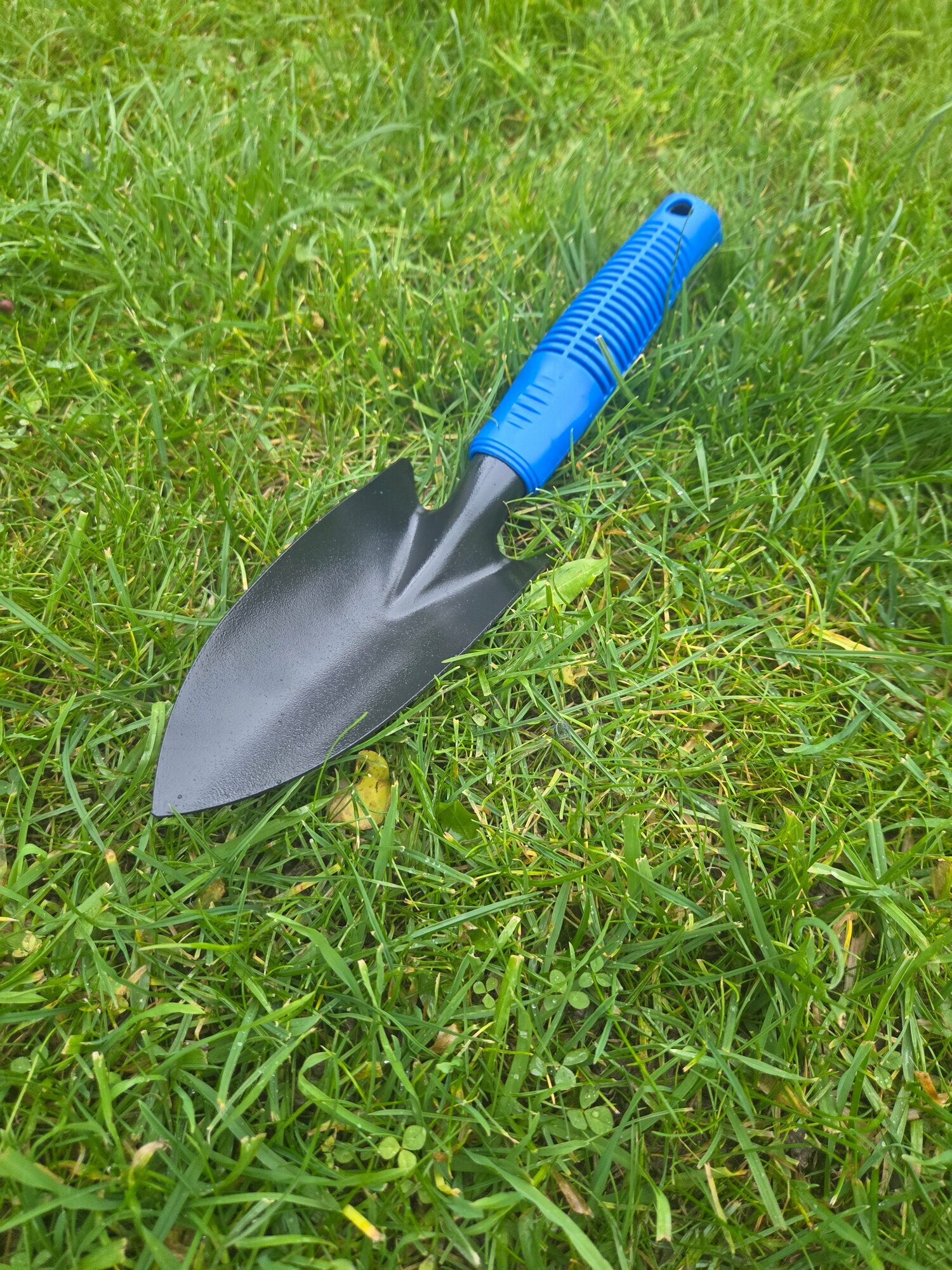 Совок посадочный металлический с пластиковой насадкой на ручке серия "тройка" №2 средний