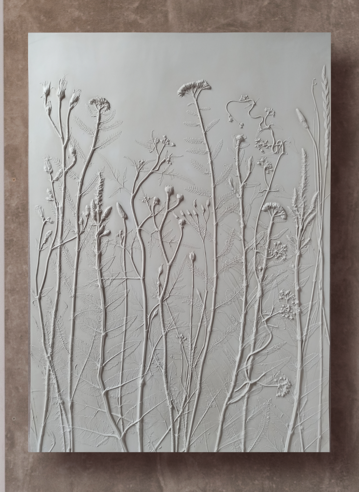 Ботанический барельеф. Панно. Луговые цветы. Гипсовый декор для интерьера 50*70 см, цвет молочный. Ручная работа