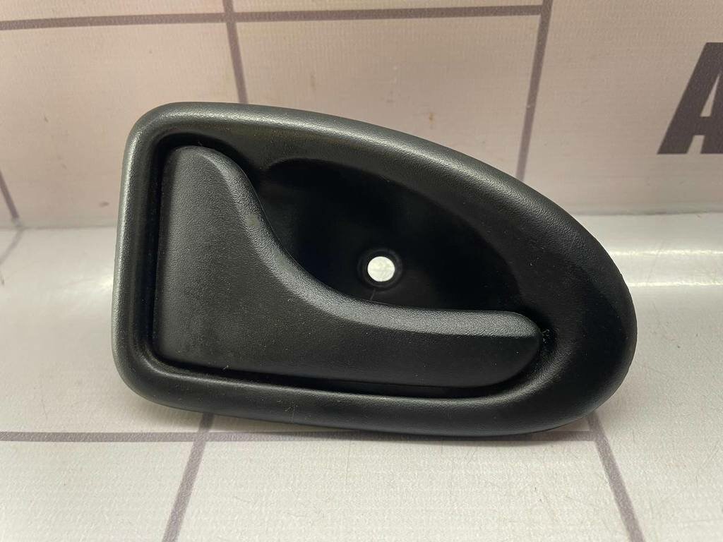 Ручка двери внутренняя левая Renault Logan 2005-2014