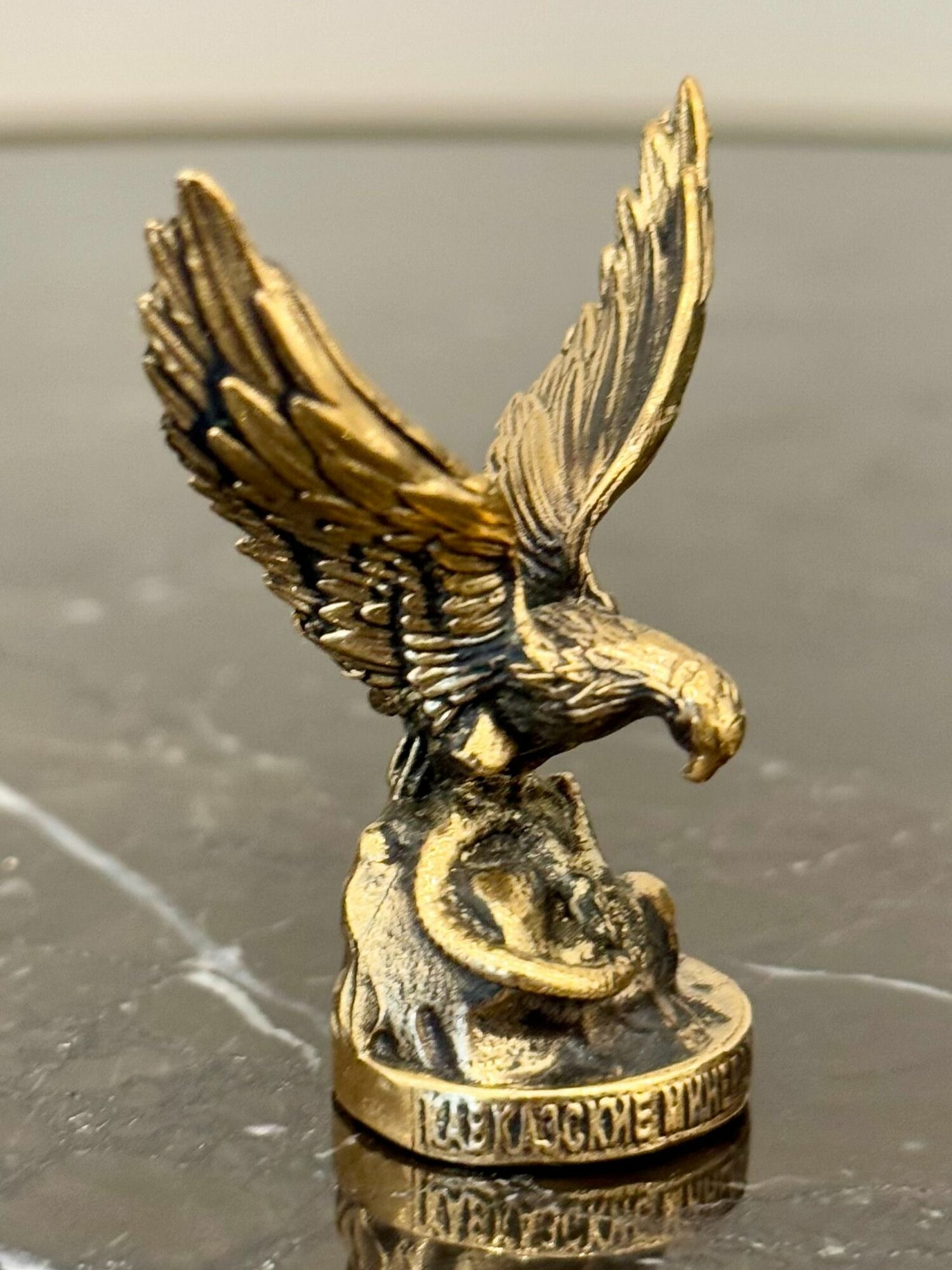 Орел статуэтка для интерьера, средняя, фигурка для декора, сувенир подарочный, бронзовое литье