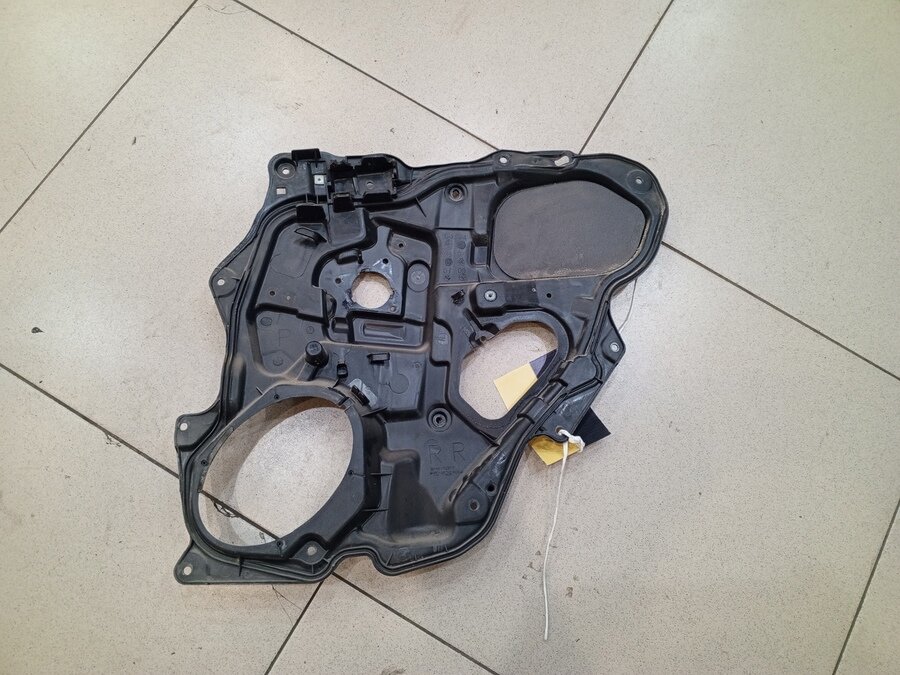 Панель двери задней правой от Mazda 3 bk 2003-2009