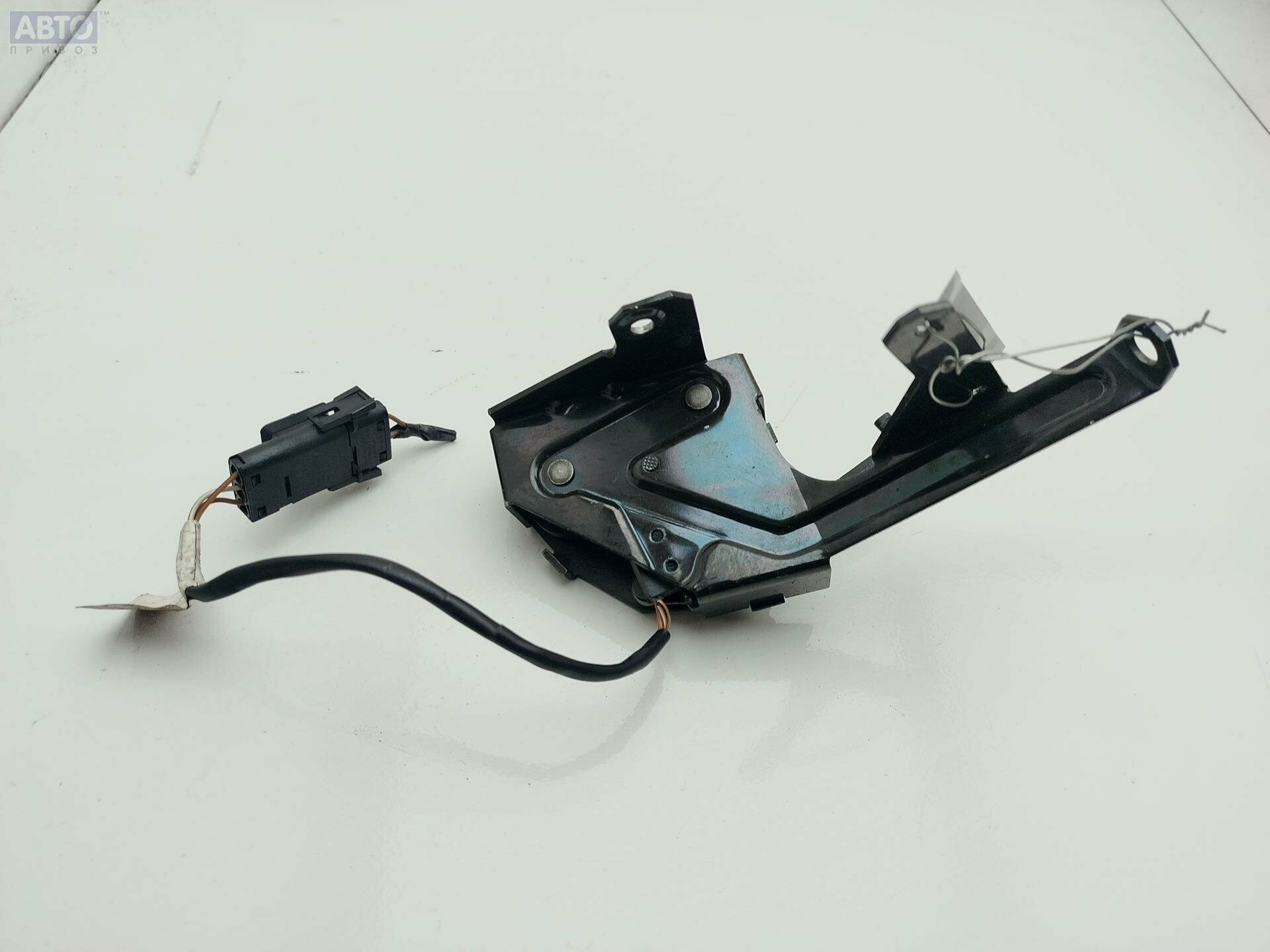 Замок стекла двери багажника BMW 5 E39 (1995-2003)