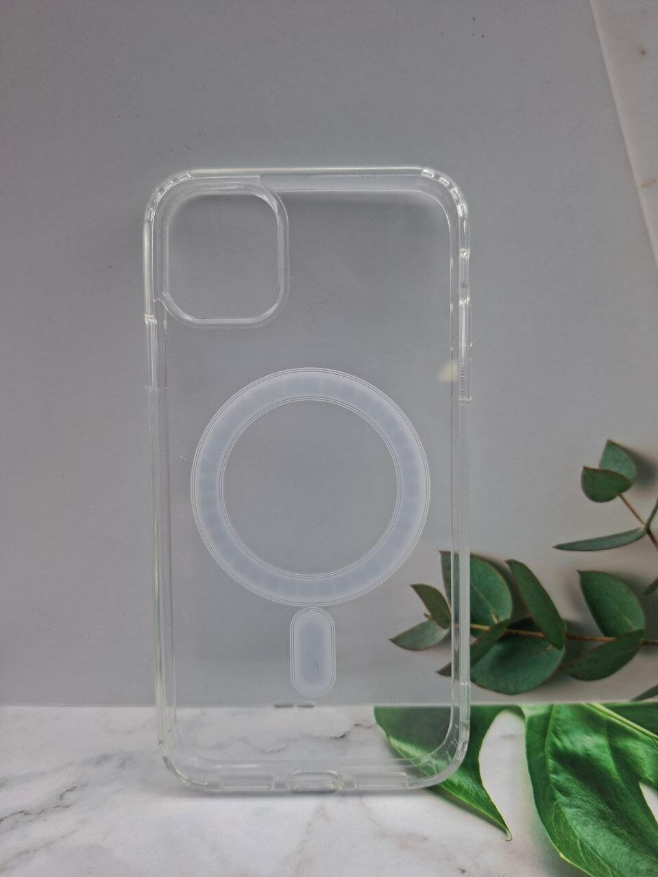 Пластиковый чехол на iPhone 13/14 защитный