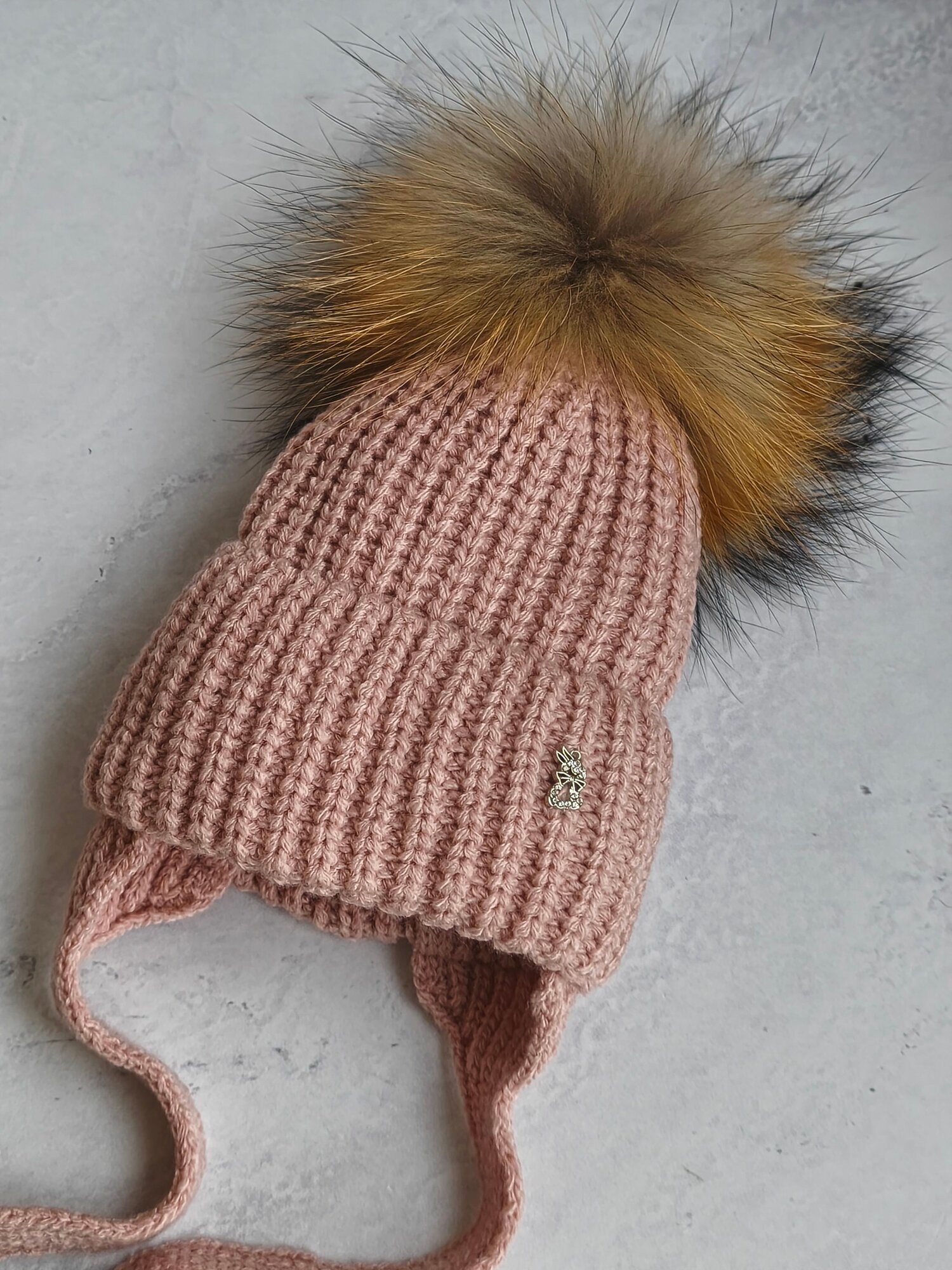 Шапка для новорожденного (0-6 мес.) с помпоном из натурального меха для девочек