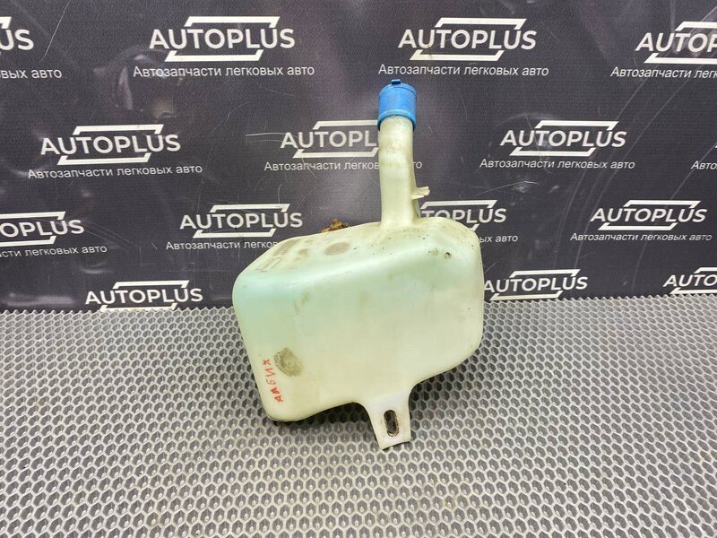 Бачок стеклоомывателя