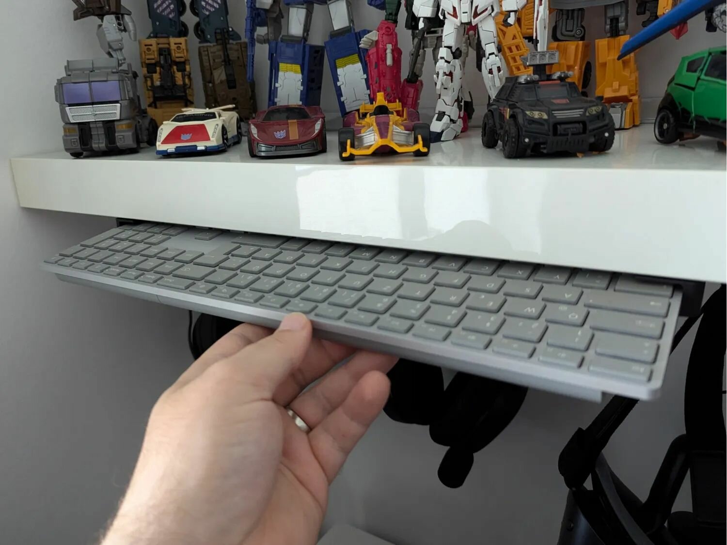 Держатель настенный для клавиатуры Microsoft Surface