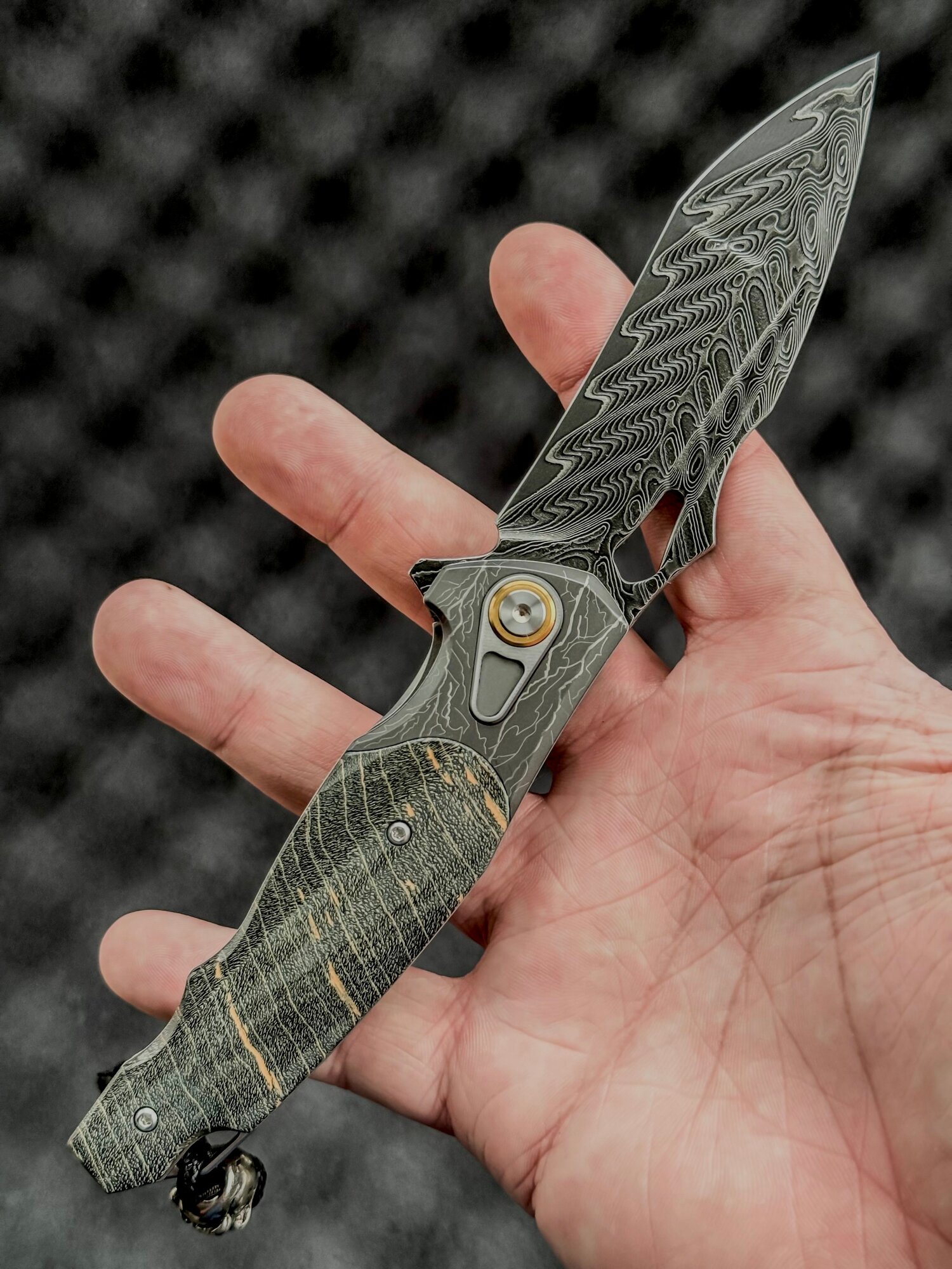 Нож складной из дамасской стали