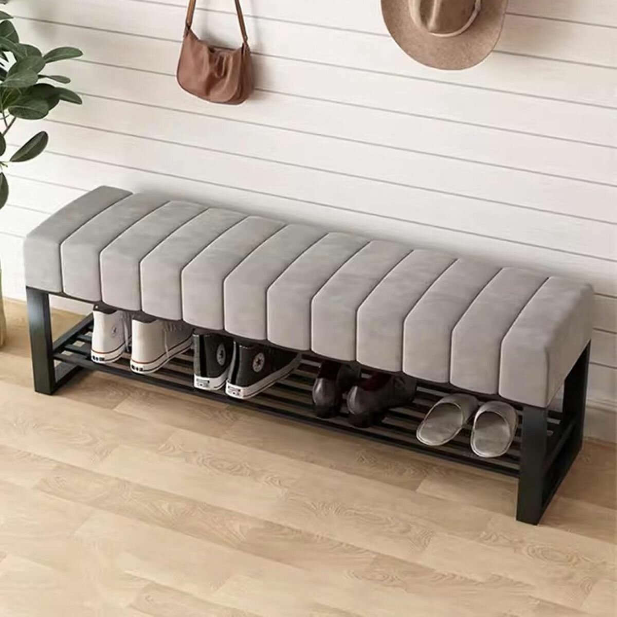 Скамейка для хранения обуви у входа