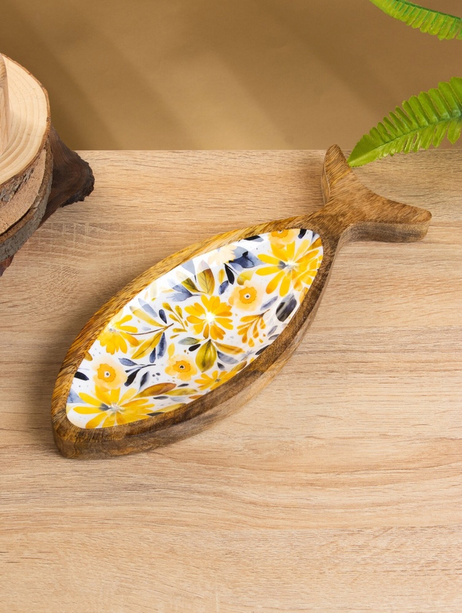 Блюдо в форме рыбки «Желтые и синие цветы», 32×11.5×2 см, дерево манго