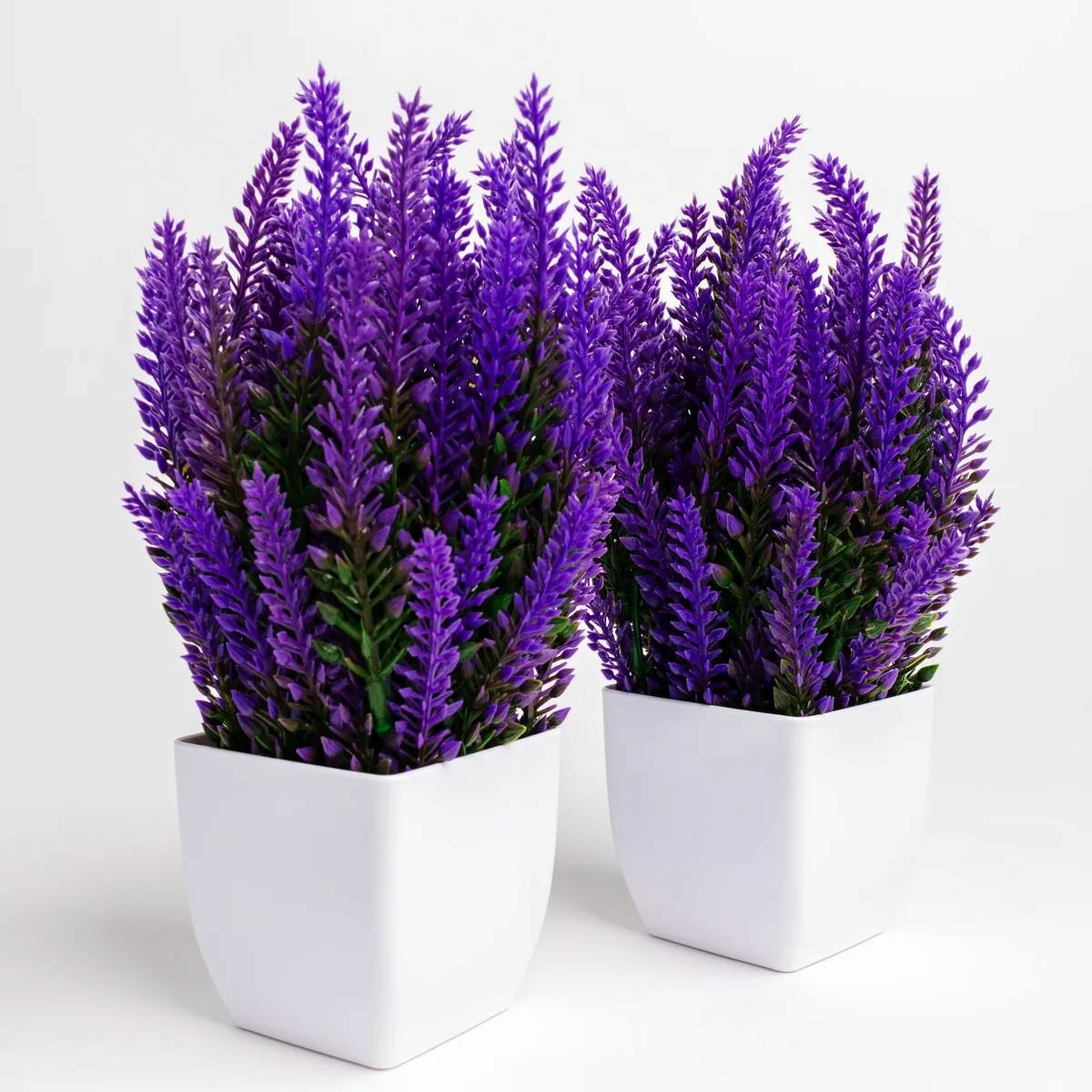 Искусственные цветы лаванда в кашпо декоративная для офиса, ванной, комнаты 2 шт