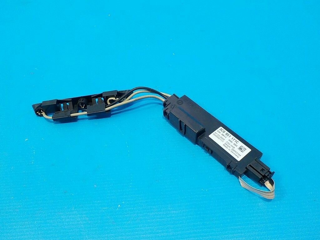 Датчик объема VOLKSWAGEN Passat B6 2005-2009 3C0951171C - Б/У