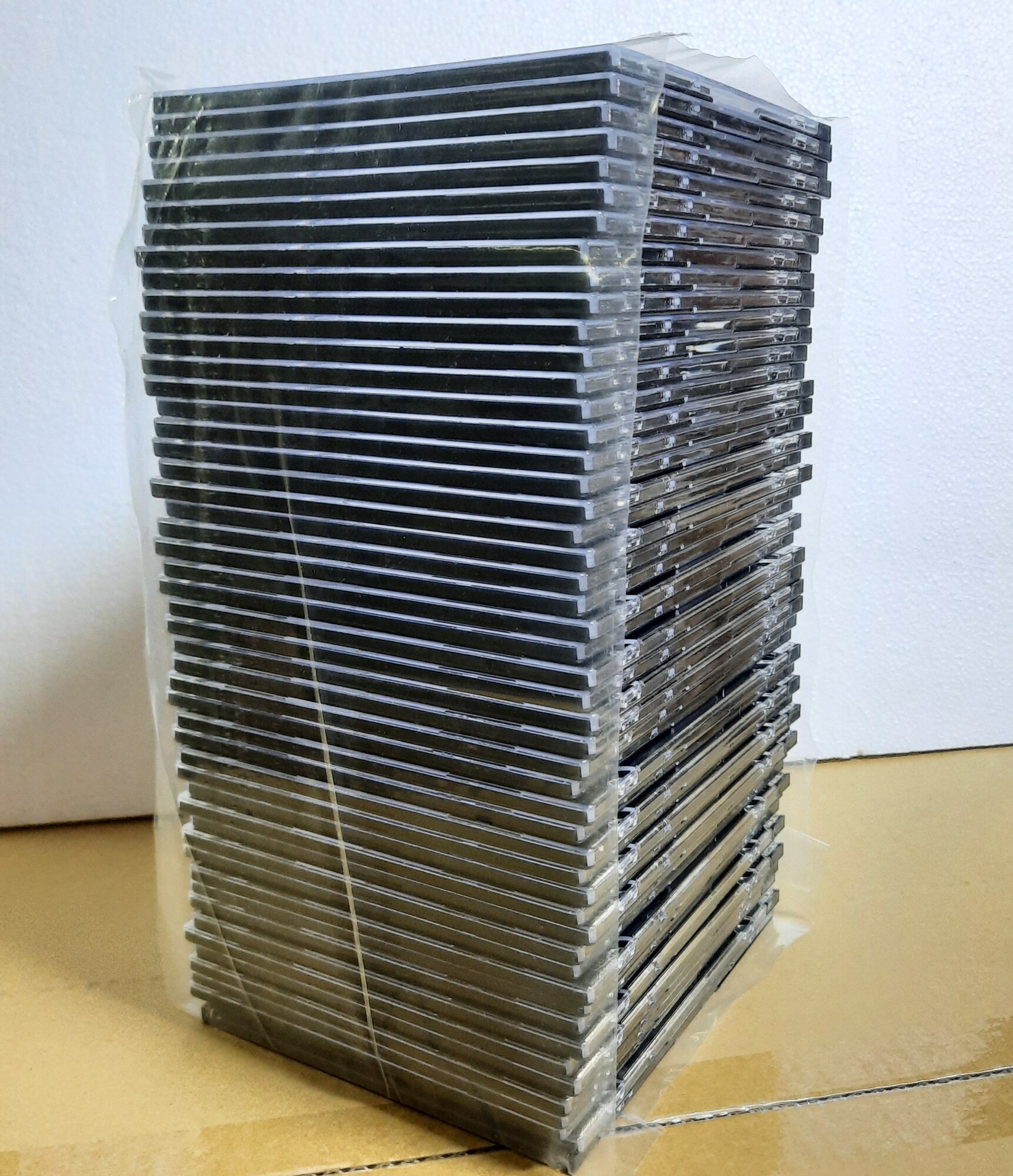 Футляр для CD диска, Slim box на 1 CD диск, темный трей, 5,2 мм, 50 шт. в упаковке.