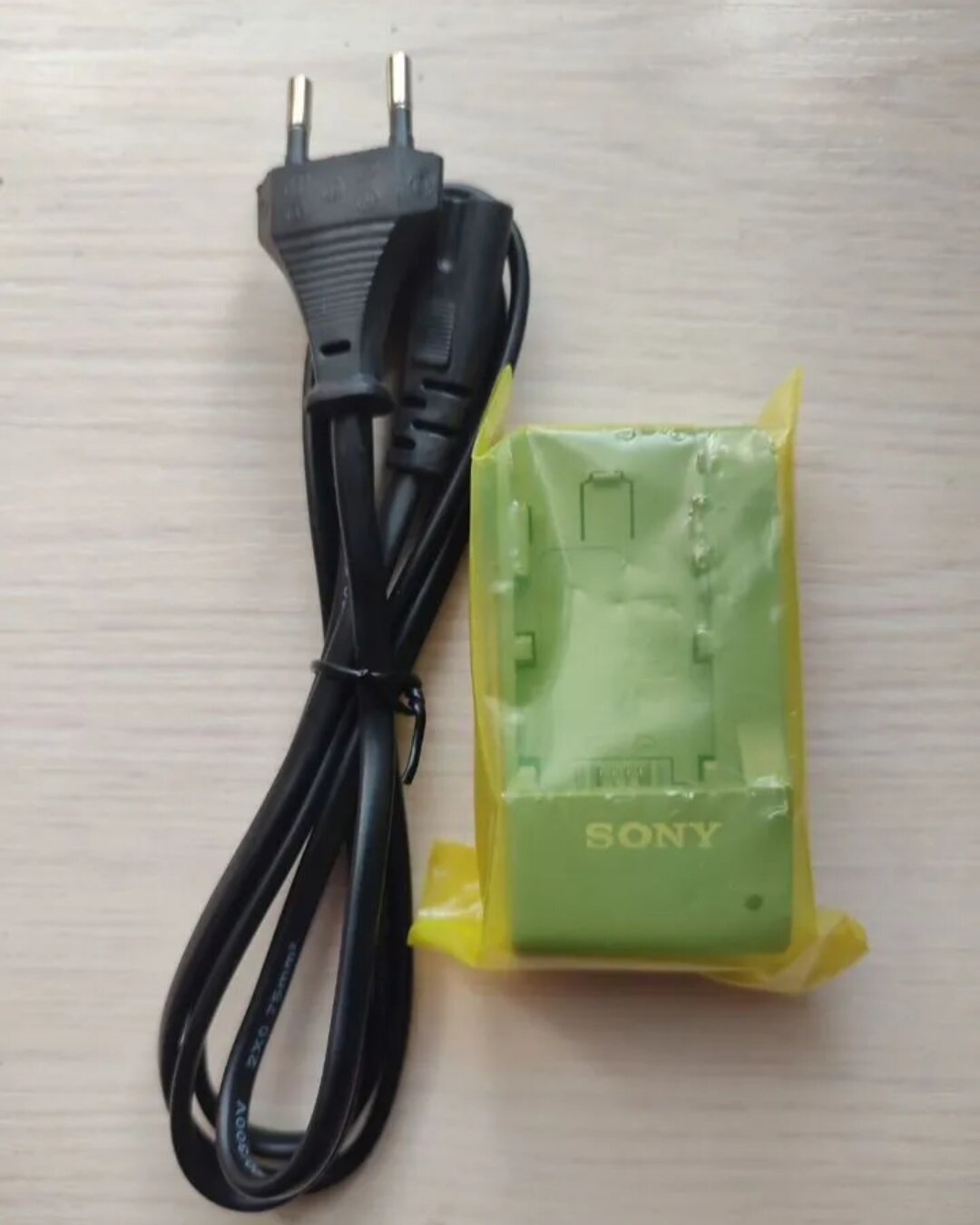 Sony BC-TRP для NP-Fh100, NP-Fh70, NP-FH50 Новое зу