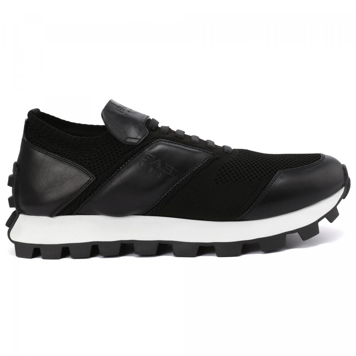 Кроссовки спорт-стиль