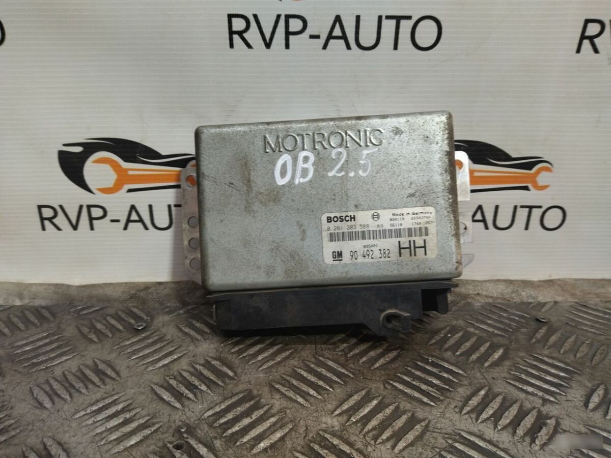Блок управления двигателем Opel Omega B 2.5 026120358890492382