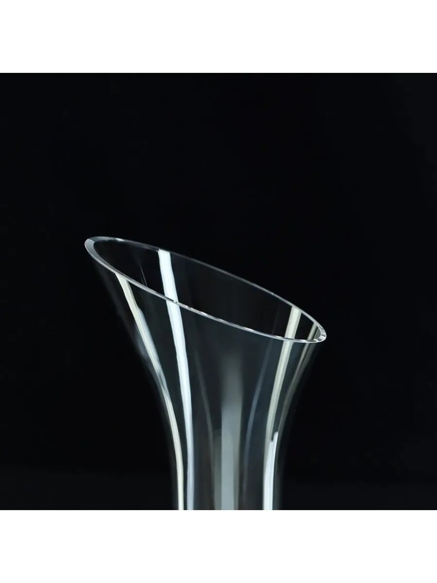 Стильный стеклянный декантер для вина