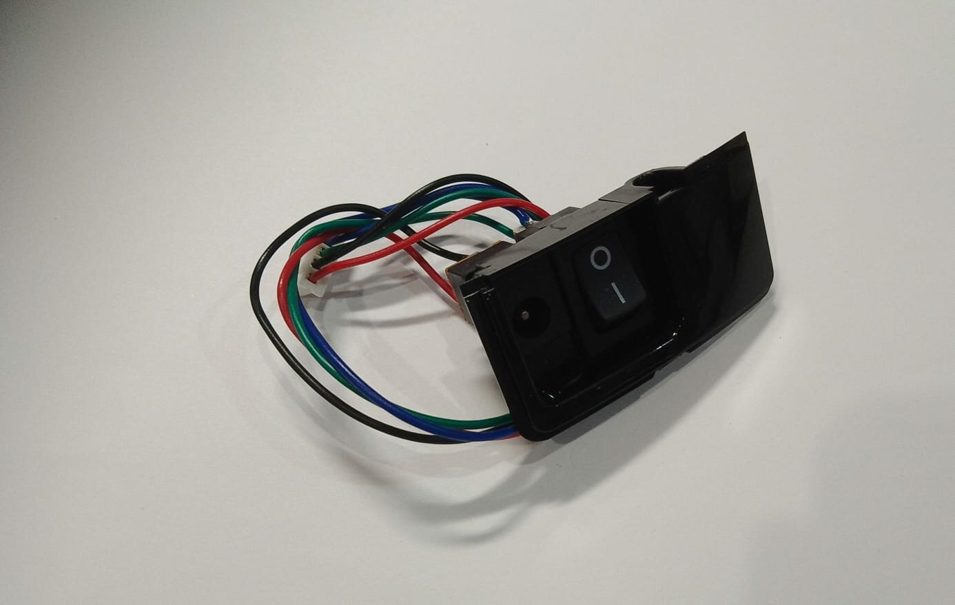 Кнопка включения с разъемом для зарядки + шлейф робота пылесоса Polaris (PVCR 0826)