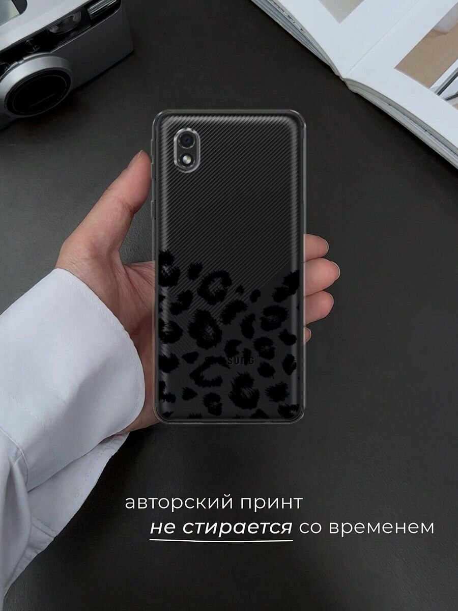 Чехол на Samsung Galaxy A01 Core / Самсунг Галакси А01 Core с принтом "Окрас леопарда фон черный", прозрачный — фото 1