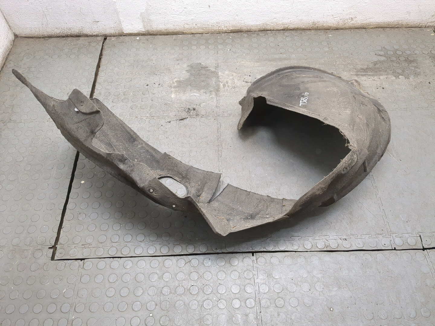 Защита арок (подкрылок) левая передняя Audi A6 (C6) Б/У