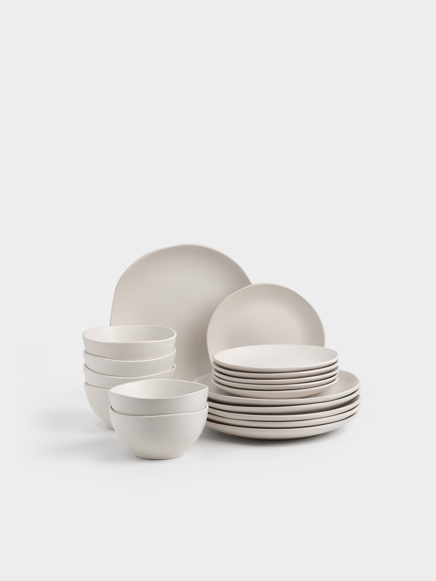 Сервиз обеденный, 6 перс, 18 пр, керамика K, молочный, в крапинку, Светлые точки, Devli