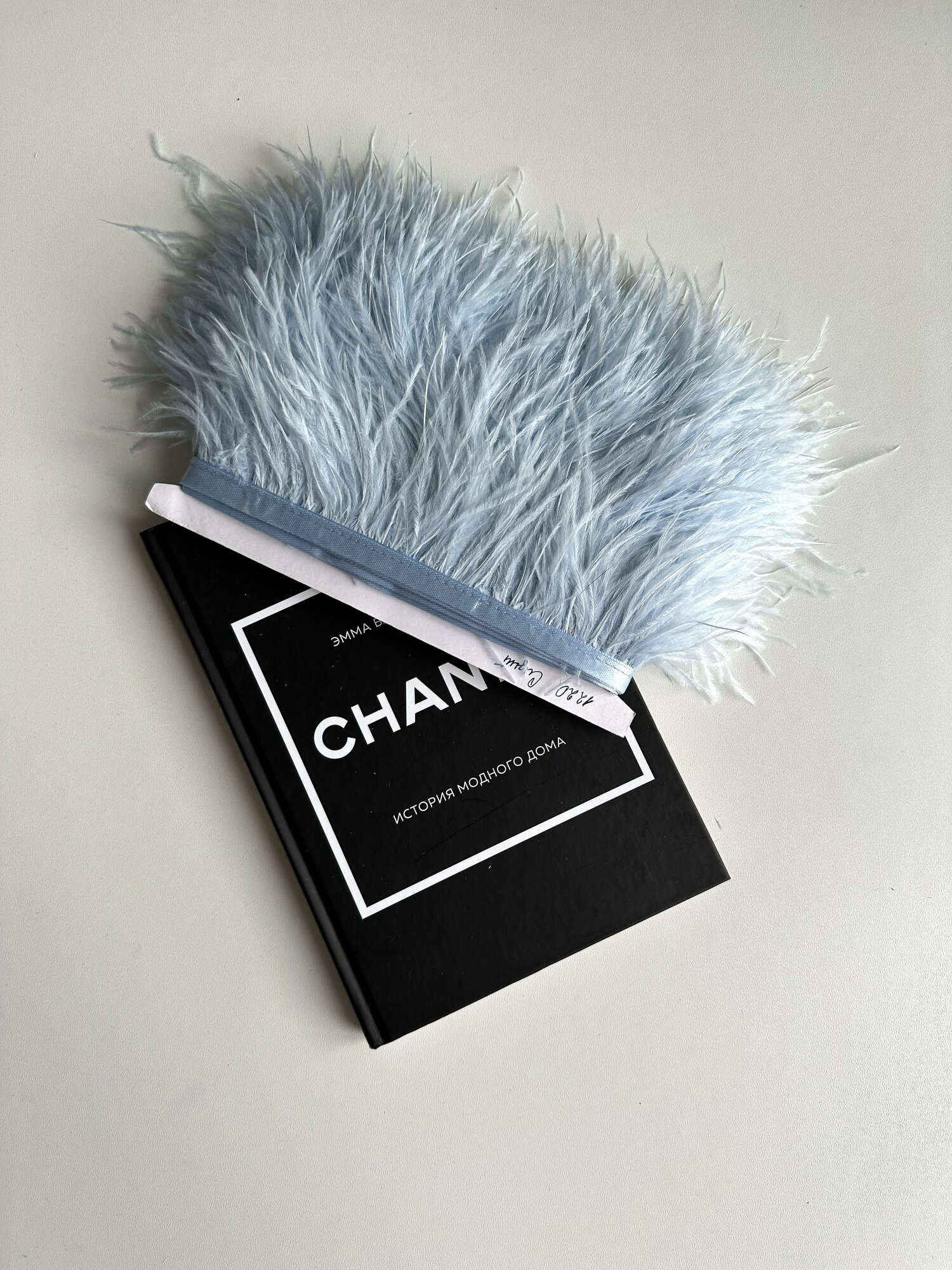 Тесьма с перьями на ленте страус, голубой, 2 метра для творчества и пошива