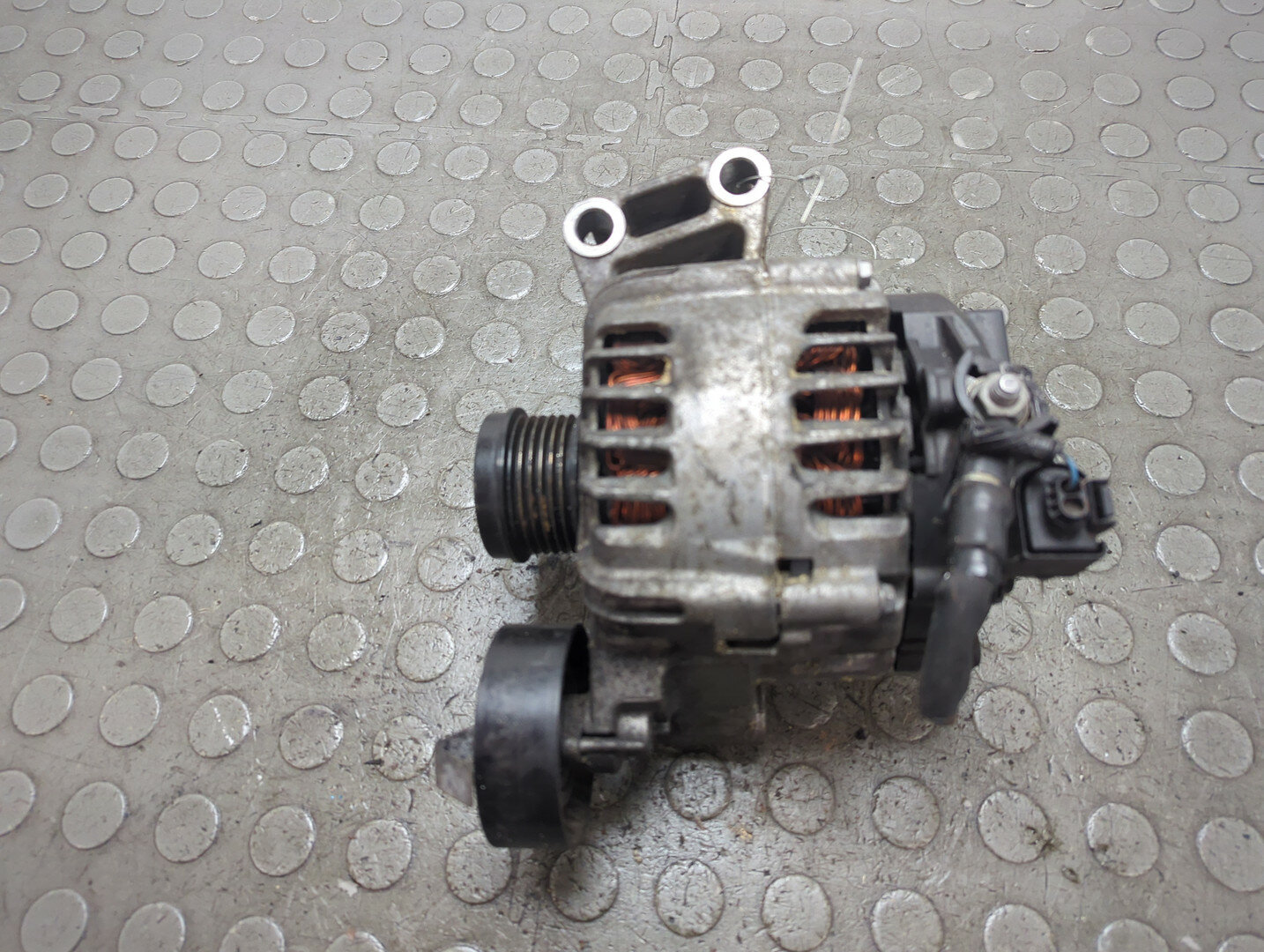 Генератор Ford Focus 3 Б/У