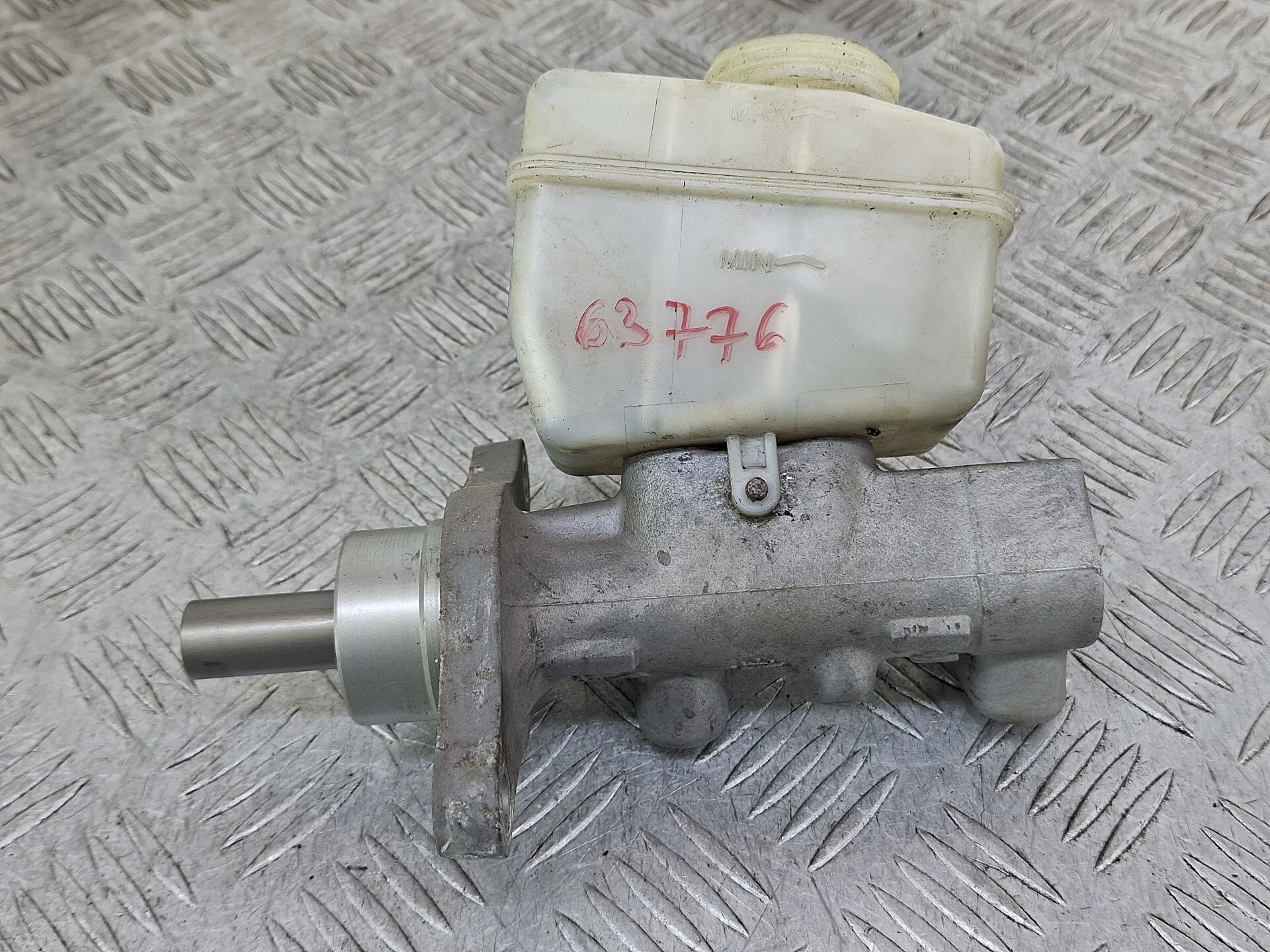 Главный тормозной цилиндр Renault Sandero Stepway (2009 - 2014) 03350890471