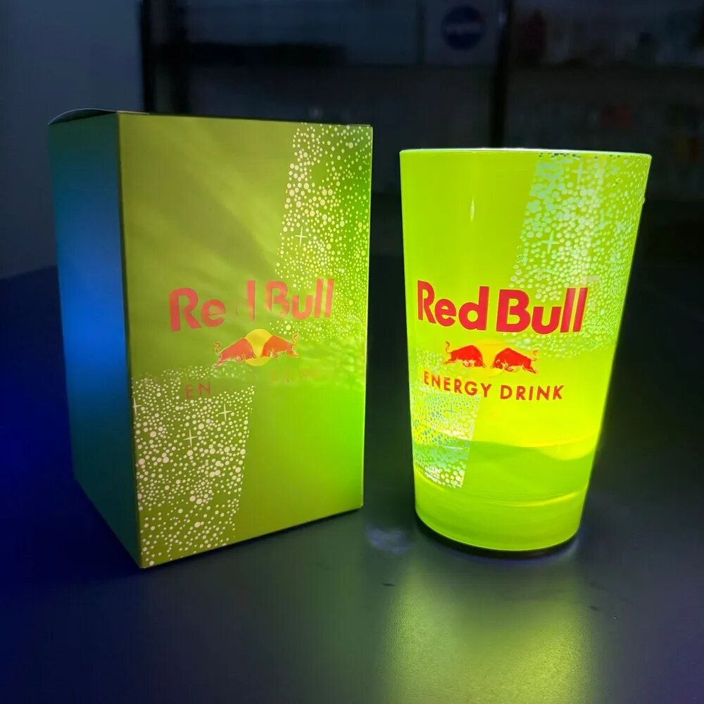 Red Bull Кружка светящаяся 430 мл, 1 шт, подарочная упаковка, салатовый пластик