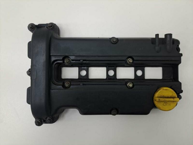 Крышка головки блока клапанная Opel Corsa D 2006-2014