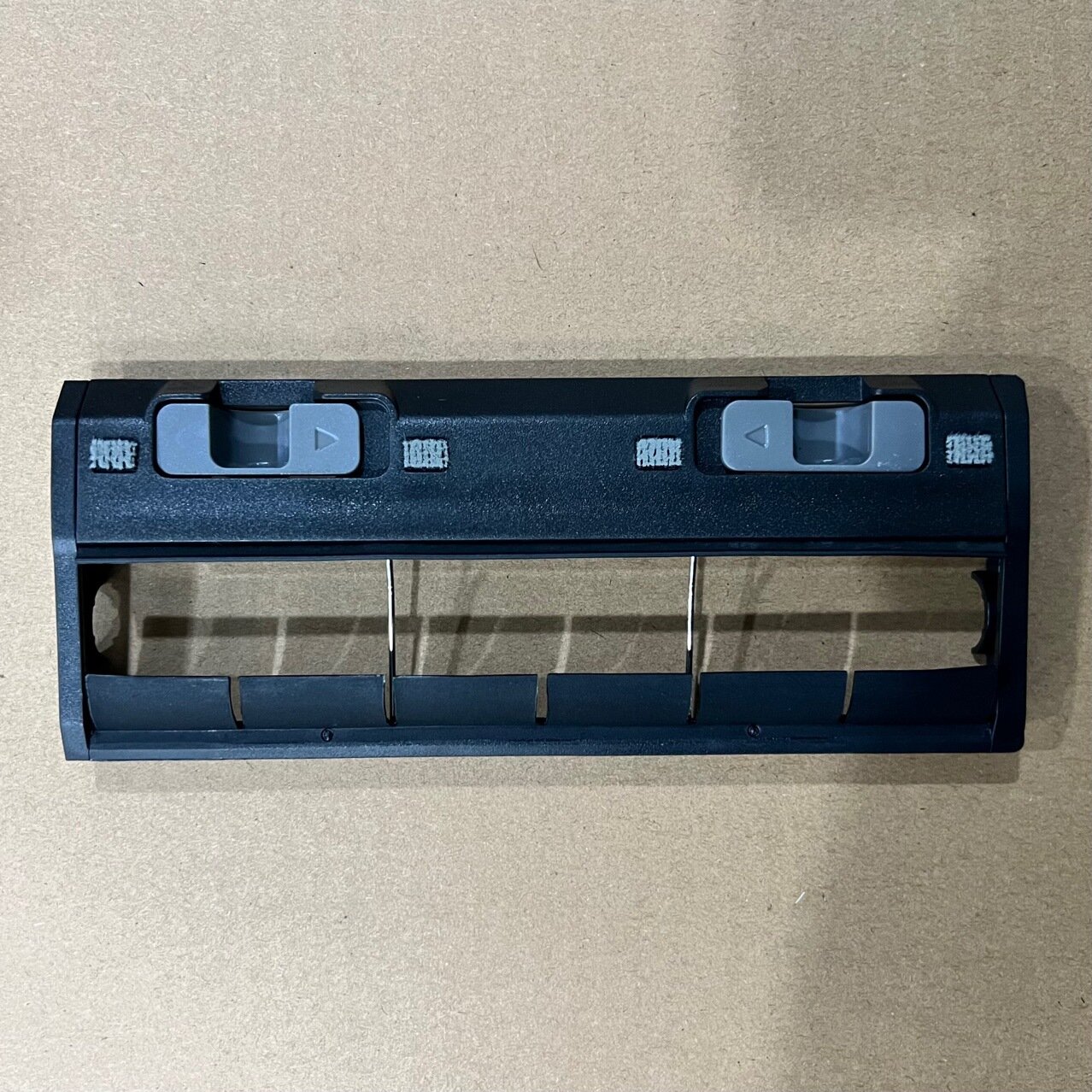 Крышка основной щетки, для уборочных машин Cobos, черная