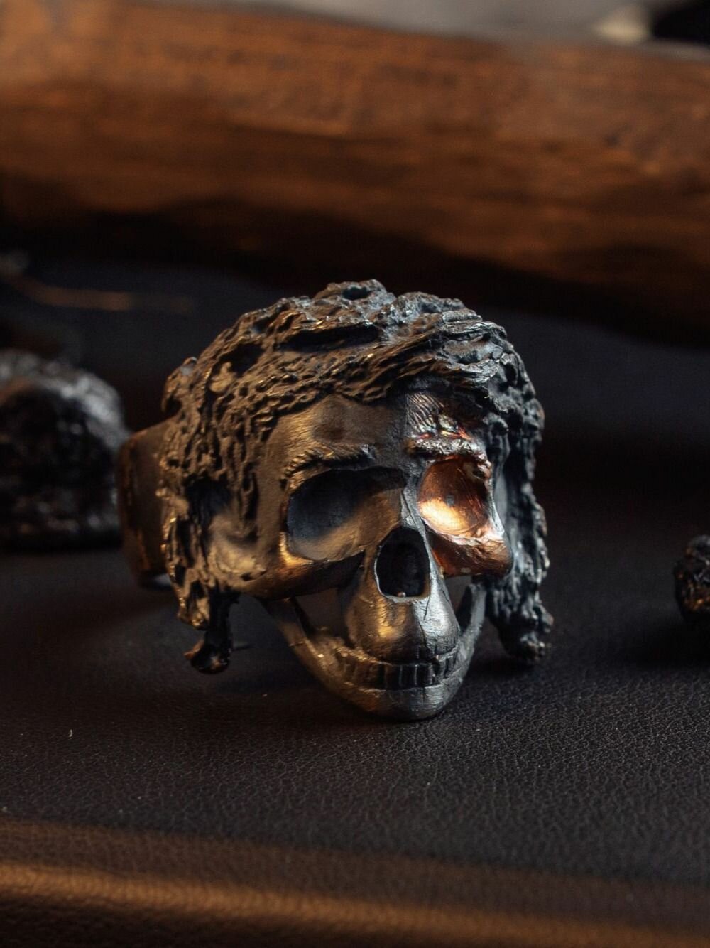 Перстень, серебро, 925 проба, чернение, бриллиант, гранат