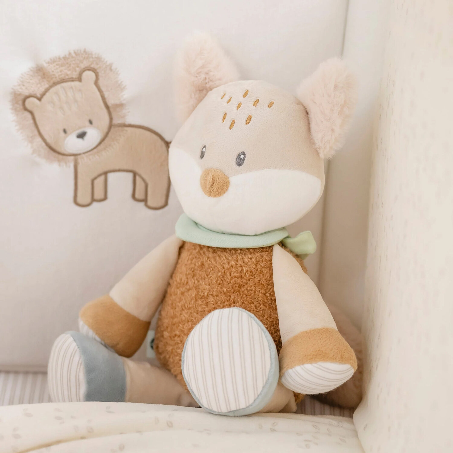 Игрушка мягкая Nattou Soft toy FLO, ERNEST & OLI Лиса