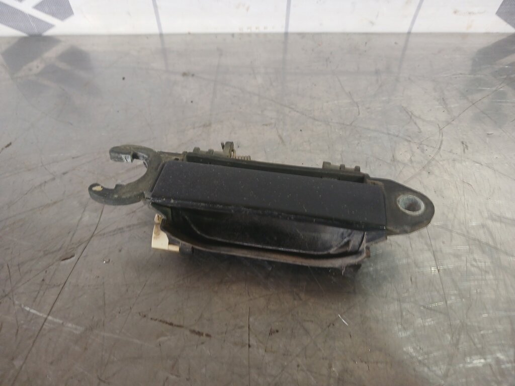 Ручка двери передней наружная правая Audi 80 90 B3 86-91